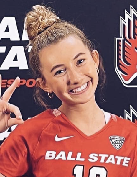 LIBERO ELIZABETH TABELING IS DIGGING BALL STATE!