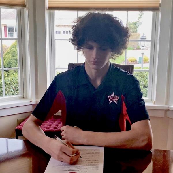 Janik Signs with Islanders Hockey Club Jr A
