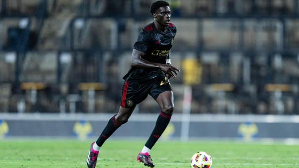 Phoenix Rising adds Canadian midfielder Noble Okello