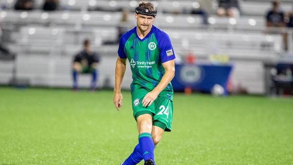 Monterey Bay Inks Local Standout Sam Strong