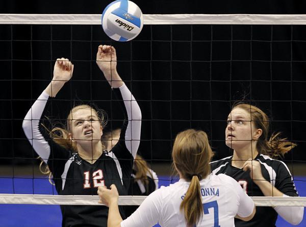 Eden Prairie wins in 3