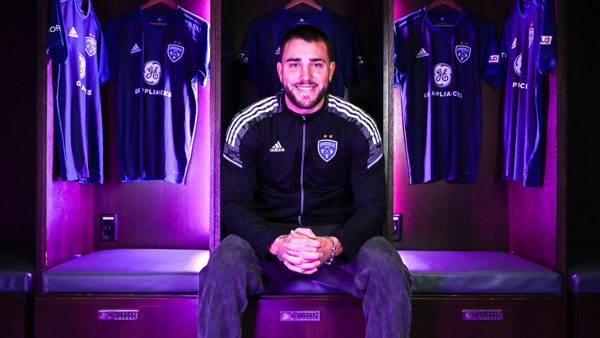 LouCity signs defender Jake Morris