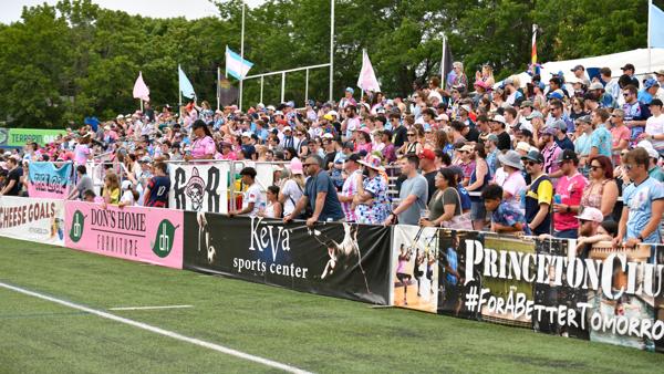 900 miles, 90 minutes - Forward Madison FC fans go the distance for USL ...