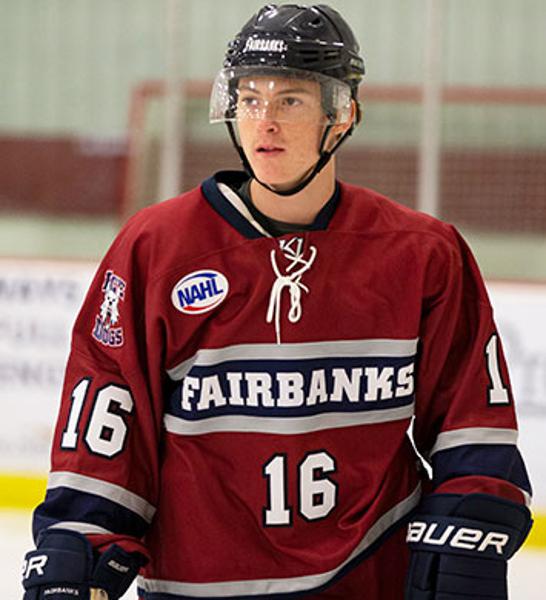 Former Star Signs with Air Force Academy