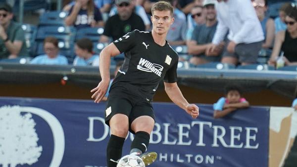 Republic FC inks defender Johnny Fenwick