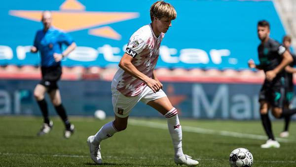 Monarchs Ink Academy Product Bode Davis to Pro Deal