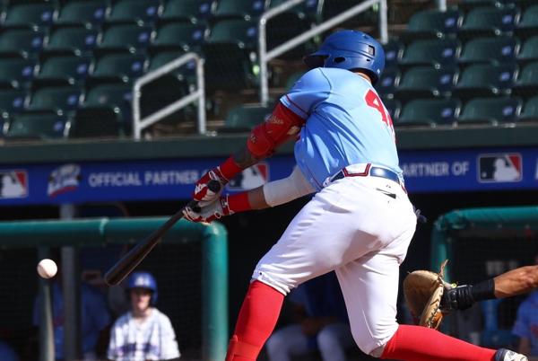 BOULDERS BASH WAY PAST GREYS TO PERFECT HOMESTAND