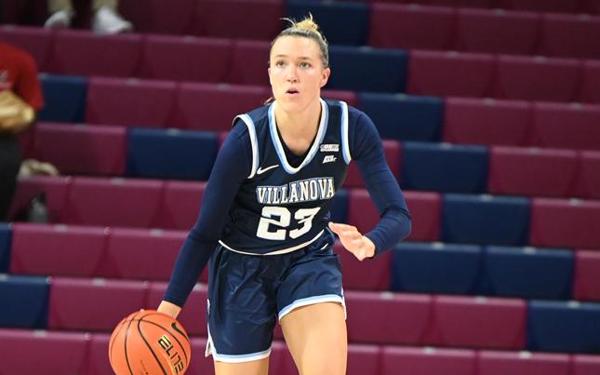 Burke heats up as Villanova cools down Penn, 67-41