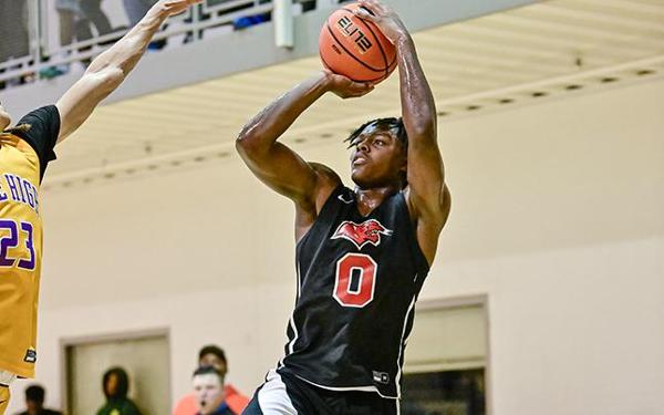 Imhotep's Ahmad Nowell picks reigning champion UConn