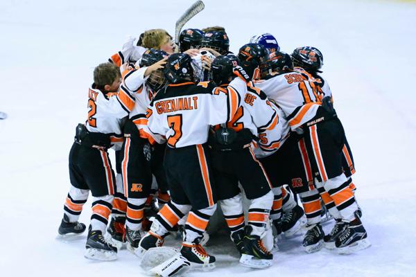 The Jr. Flyers Squirt Major team sweep the Tier 1 Elite Showcase