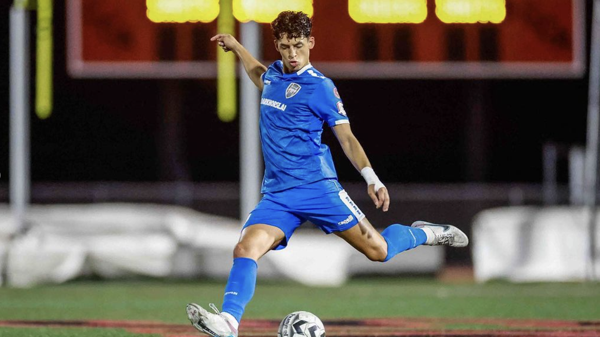 Lexington sign defender Anthony Patti