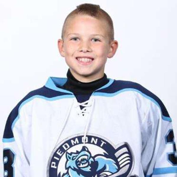 BRAYDEN WADE WINS THE 2017-2018 WASHINGTON CAPITALS SHOOTOUT.