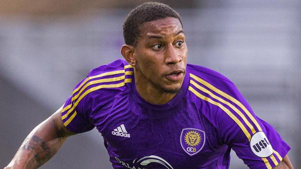 Ellis-Hayden Joins Foxes’ Back Line