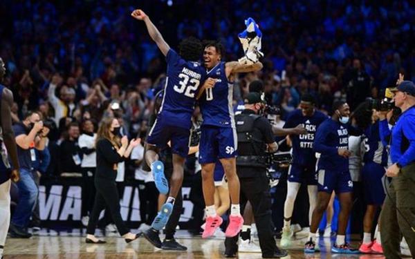 NCAA Tournament: Saint Peter's makes history in South Philly