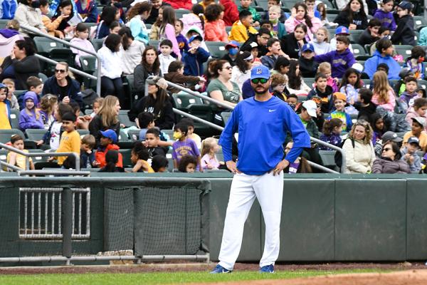 BOULDERS BASH FOUR HOMERS IN 10-3 ROUT OF JACKALS