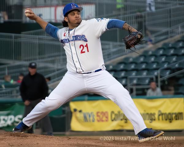 Sosa Stays Hot as Boulders Beat Greys, 5-2
