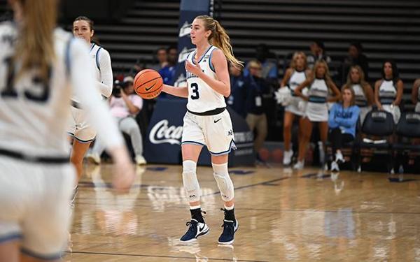 Villanova's Lucy Olsen scores 40 in Big 5 win over Temple