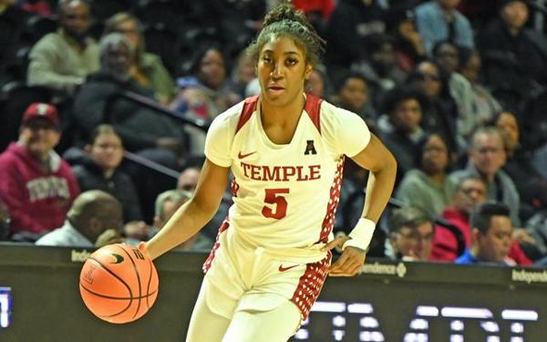 Tiarra East comes up clutch in 4th, helps lift Temple past La Salle