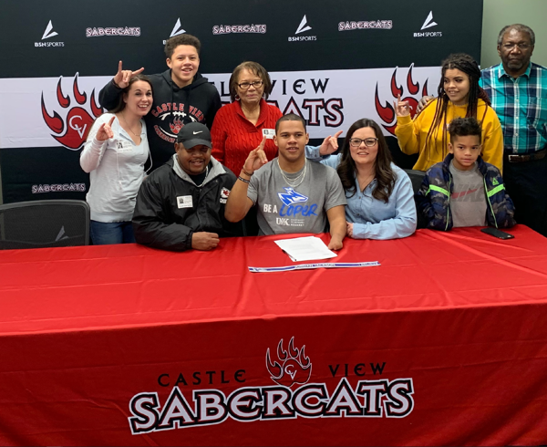 Jordan Jackson signs National Letter of Intent