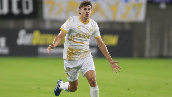 LouCity signs central midfielder Zach Duncan
