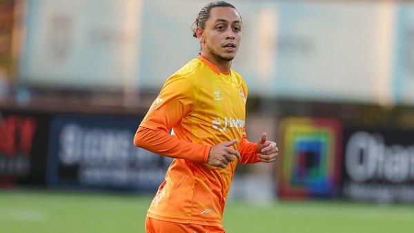 Locomotive signs forward Andy Cabrera to new deal