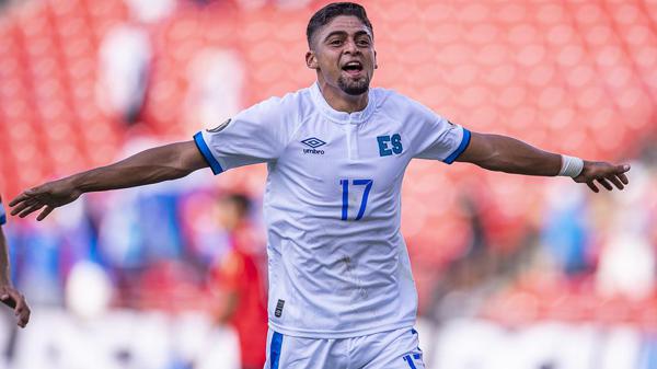 Switchbacks sign El Salvador captain Jairo Henriquez