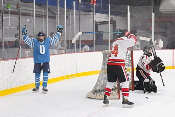 SLUH's offense keeps rolling in win over Chaminade