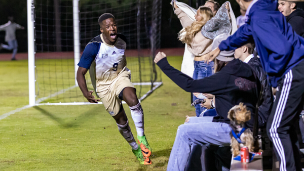 FC Tucson Signs Azaad Liadi