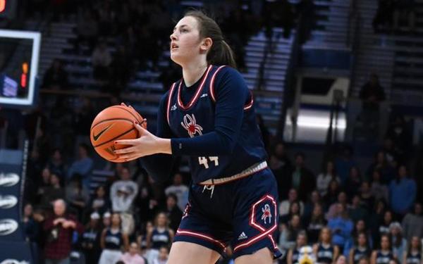 Doogan, Richmond hand St. Joe's WBB first league loss