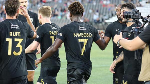 How Dominique Wilkins’ broadcast booth visit provided the perfect omen ...