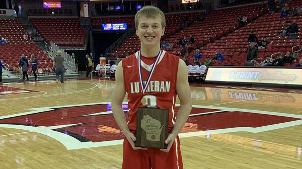 Trey Zastrow of Manitowoc Lutheran wins 2019 WIAA Boys 3-Point Challenge