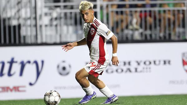 Loudoun signs forward Isaac Espinal to first pro deal