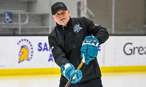 Dean Tait Shows Hockey Parents That It’s Never Too Late To Learn the Sport