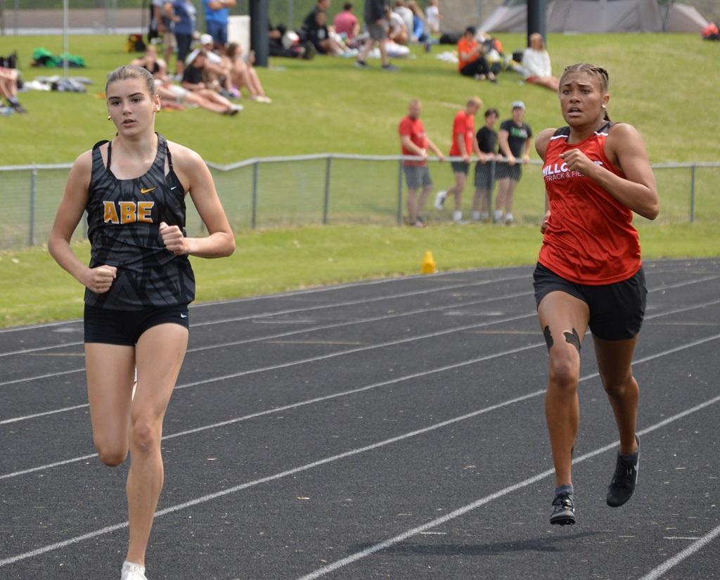 Comets Qualify Six for State Track and Field Meet