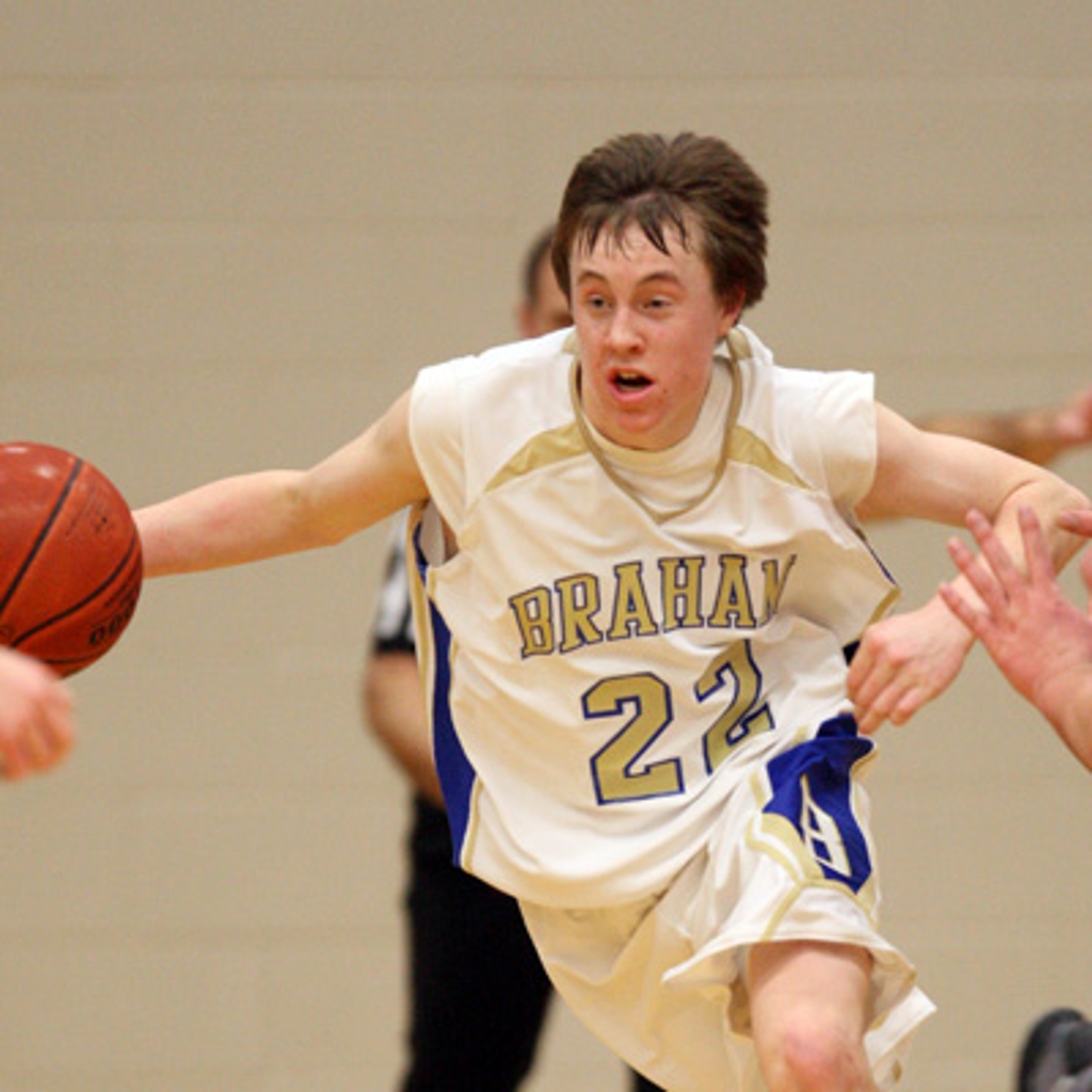 Thomas paces our boys' "Minny" awards