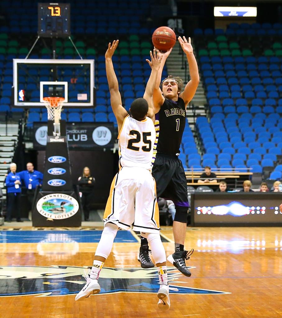 Bettendorf (Iowa) vs. Cretin-Derham hall | Photos | MN Boys Basketball ...