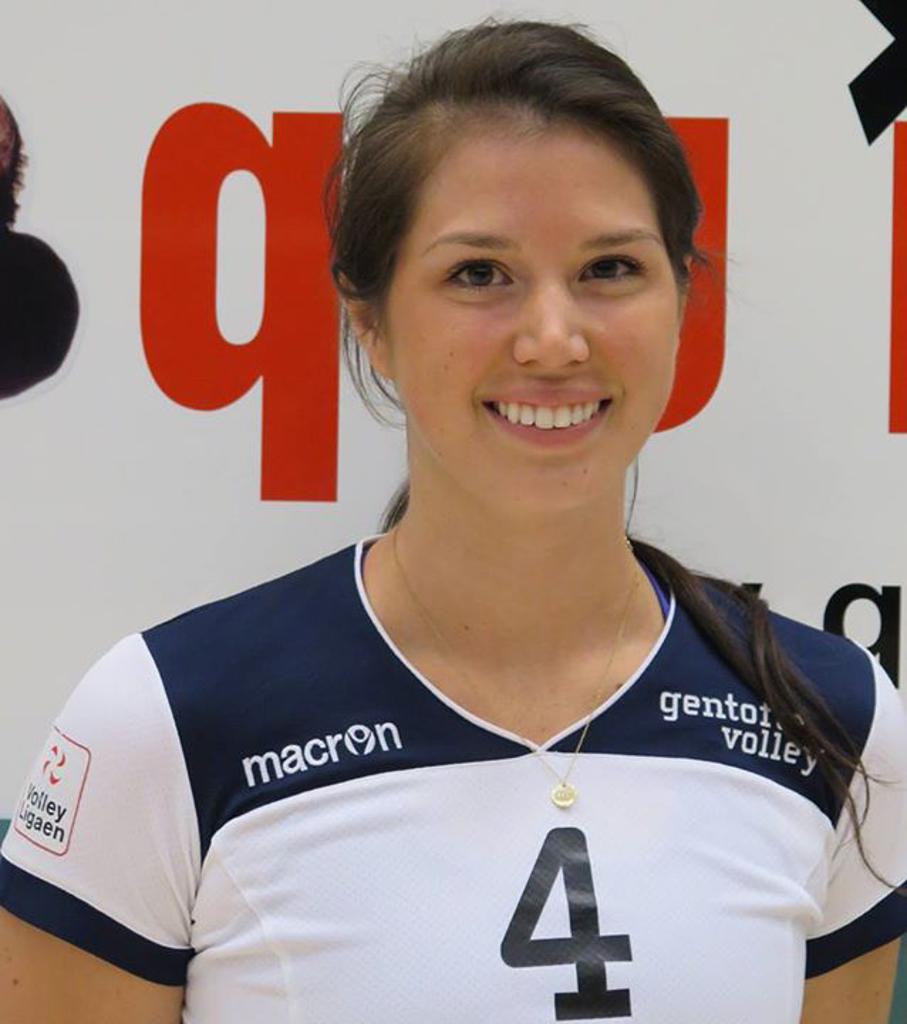 Molly Pon's Instagram, Twitter & Facebook on IDCrawl