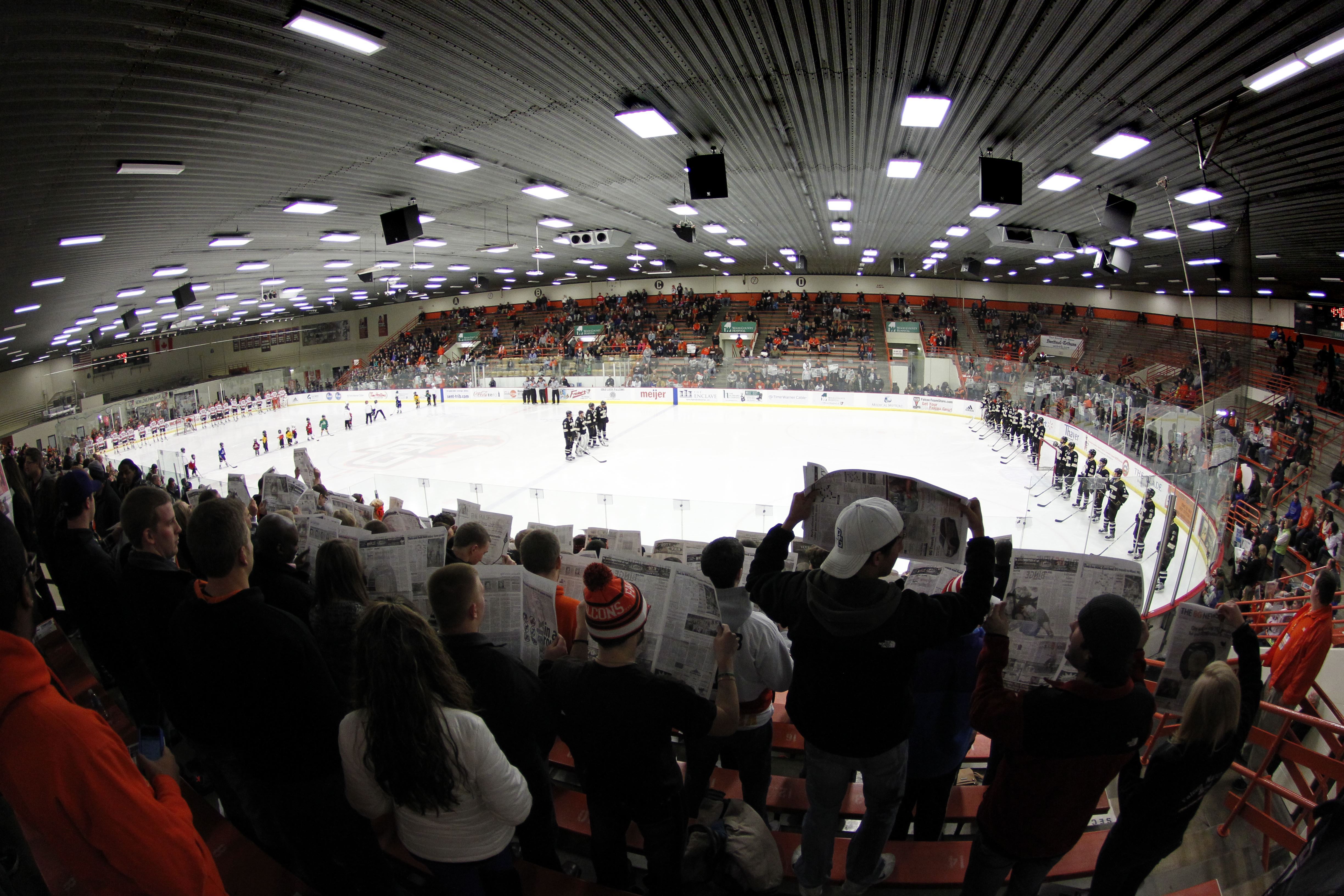 WCHA Arenas : r/collegehockey