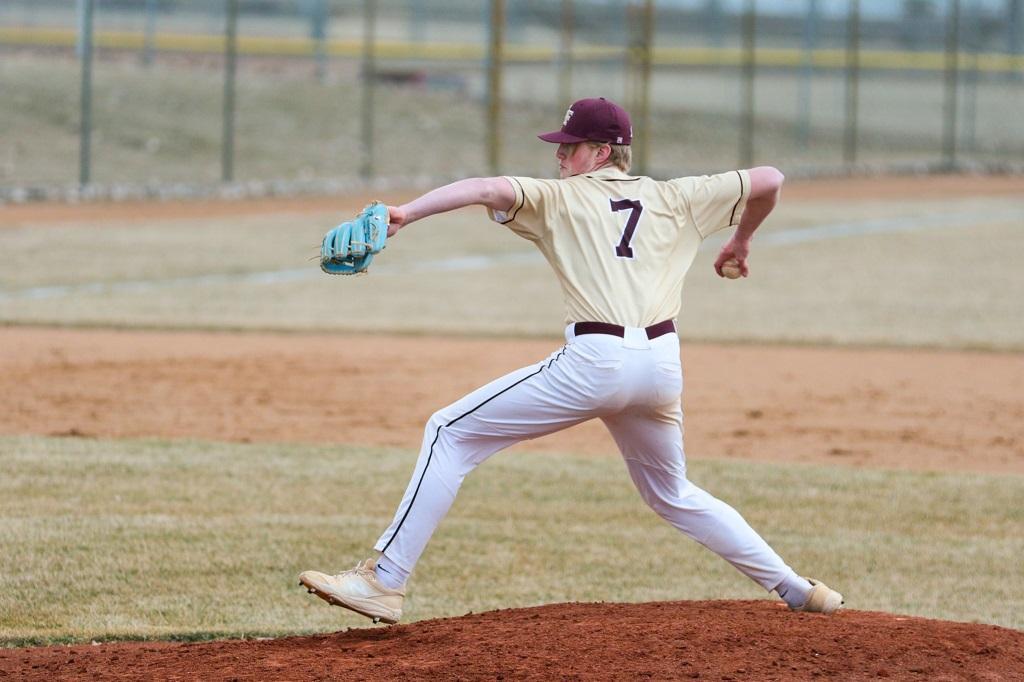 Cardinals Strike Early in 13-6 Win Over Otters