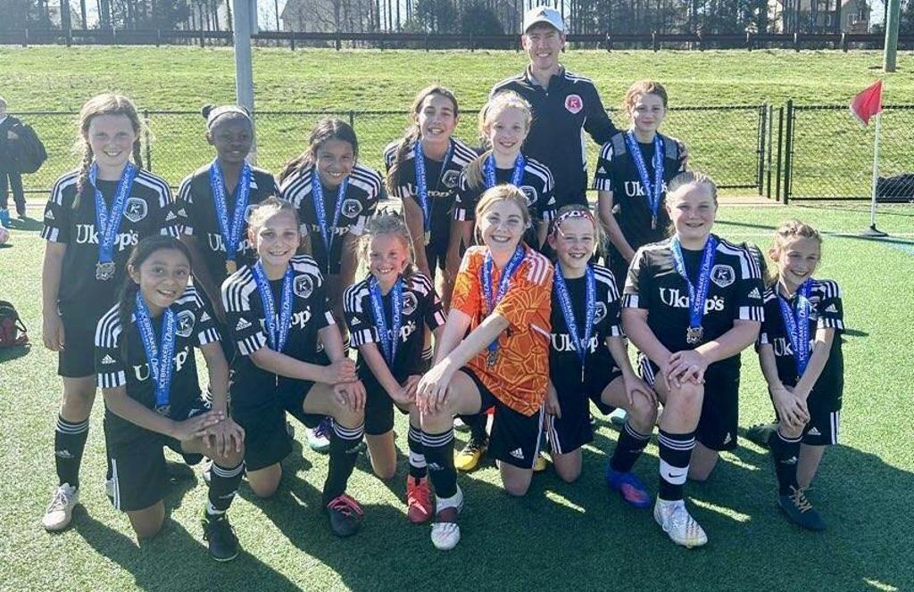 Kickers Girls Smash PWSI Icebreaker