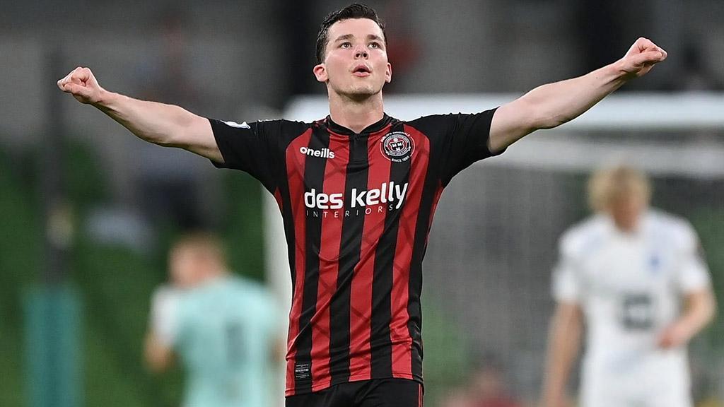 Le Rouge sign Scottish midfielder Ali Coote