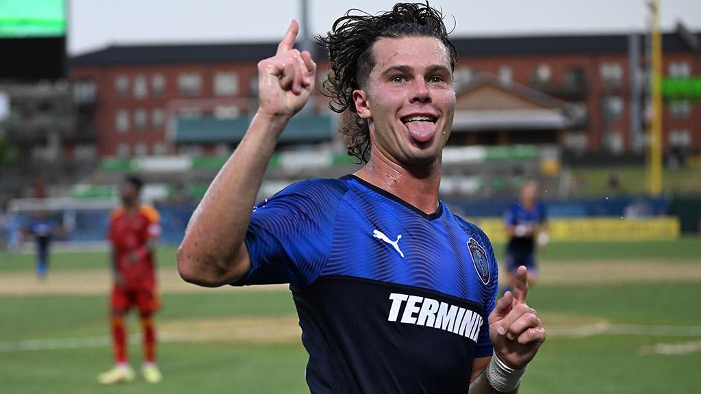 Memphis exercises contract option on Phillip Goodrum