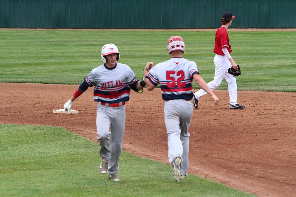 Outlaws Baseball Varsity