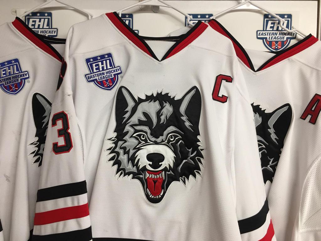 | Photos | New England Wolves