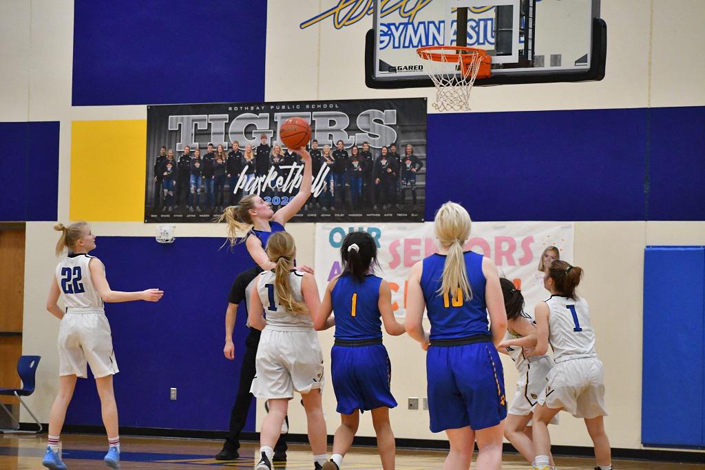 Fabre Hits Game Winning 3 as Rothsay Advances in 6A Playoffs