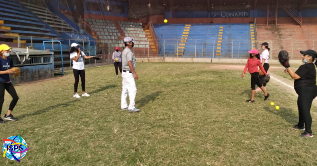 DISTRIBUIDORA SOLIS Y UNA DE SUS SEIS MARCAS LIDERES DE CERVEZAS ...