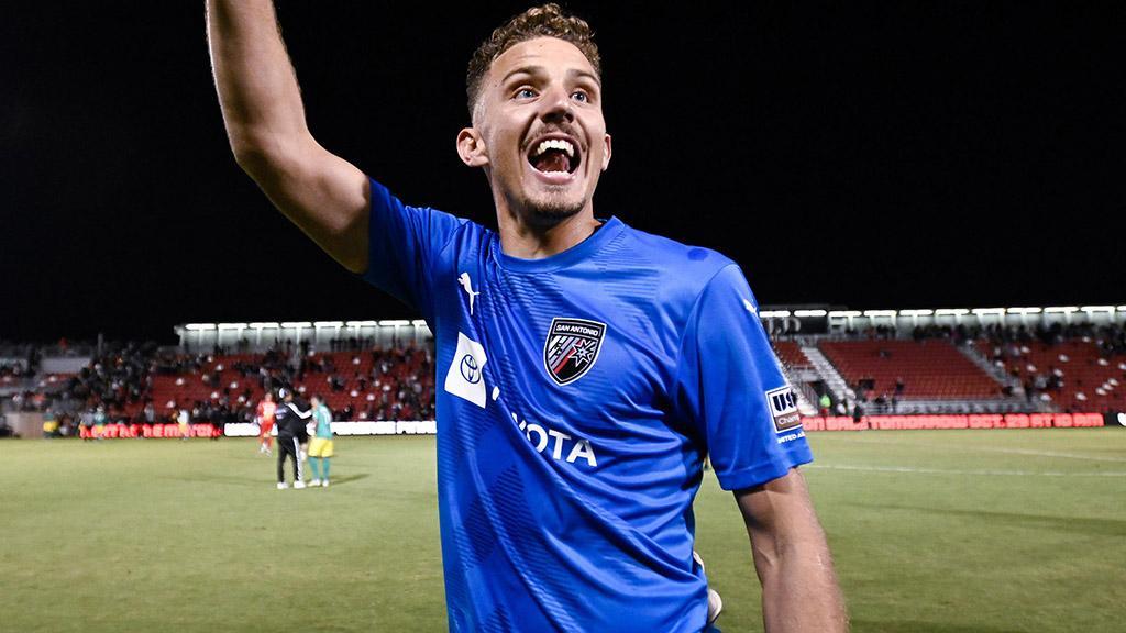 Jordan Farr, Basketball Superstar?