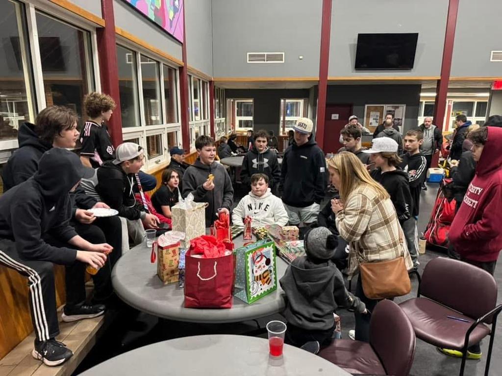 Holiday Pizza Parties 2024 | Photos | Greater Springfield Jr. Yellow ...