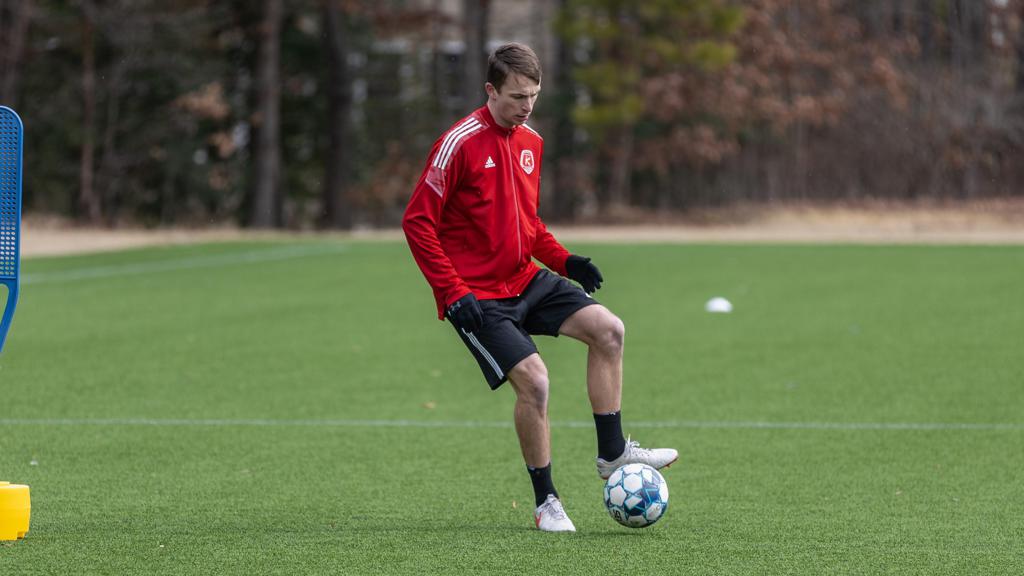 Local Richmond Youth Product Simon Fitch Signs with Kickers
