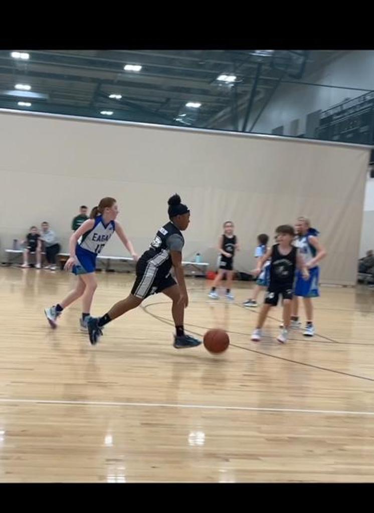 Girls Traveling Basketball